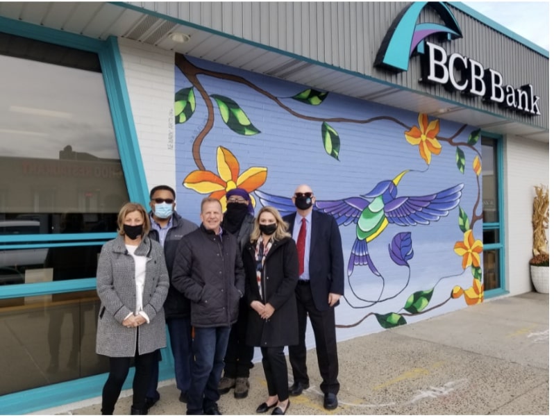 BCB Bank inaugura mural - LusoAmericano