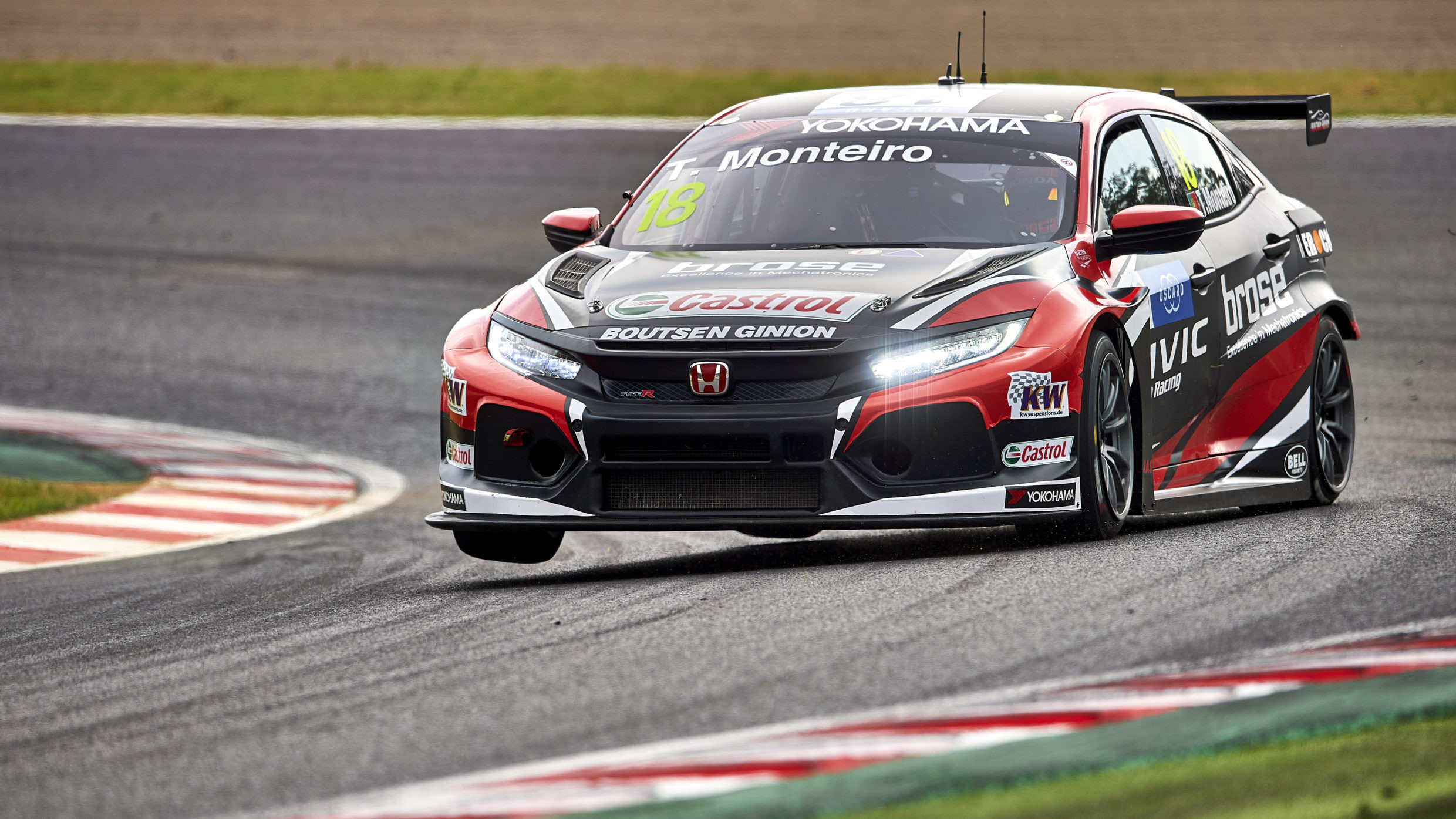 WTCR: Tiago Monteiro abalroado - LusoAmericano