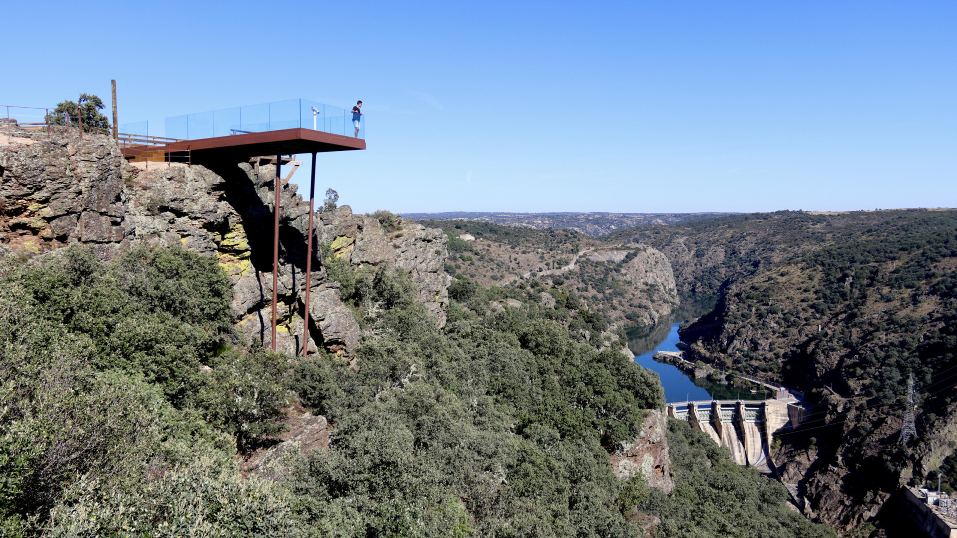Miranda do Douro agora tem dois novos miradouros com vista ampla do rio ...