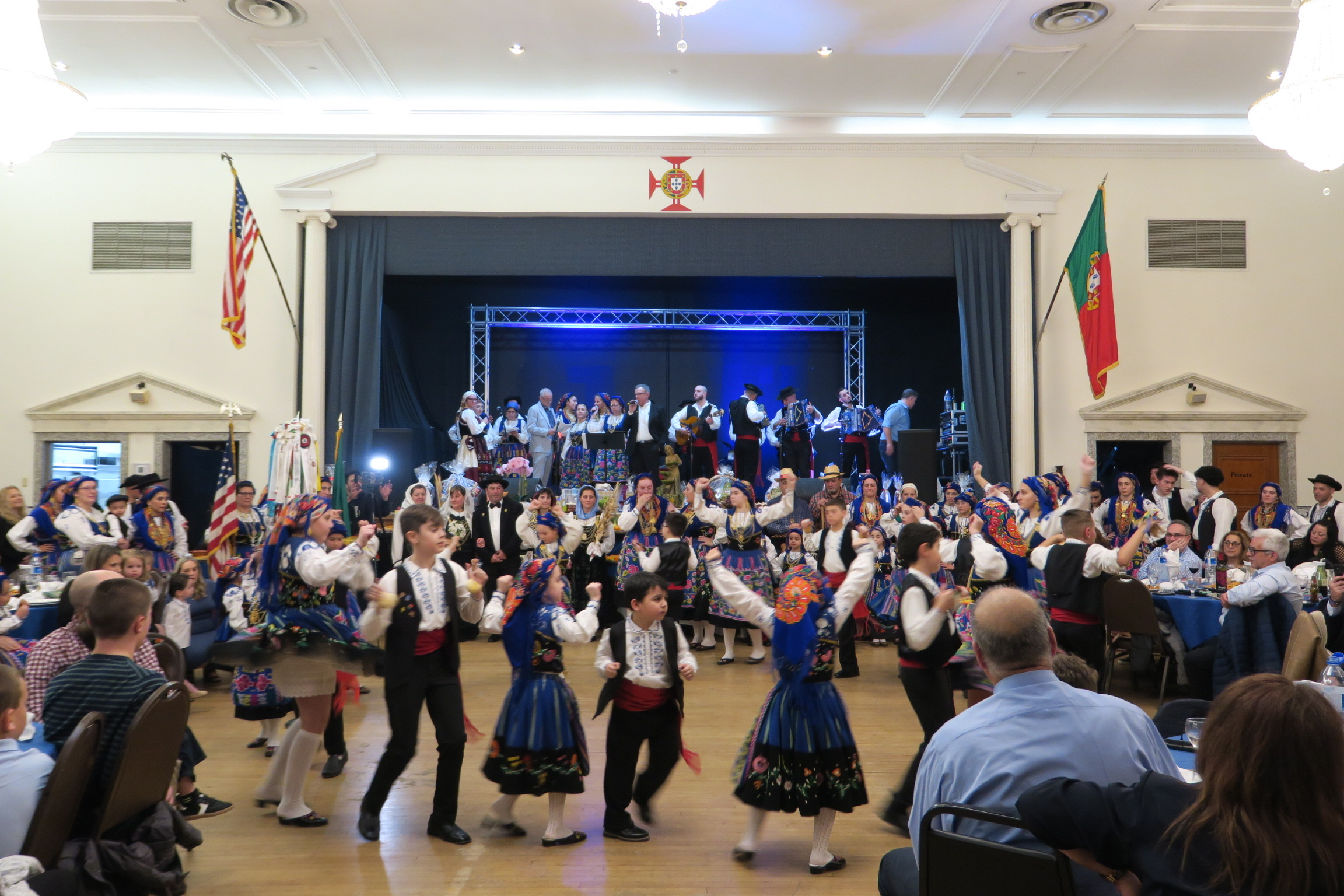 NEWARK | Rancho Folclórico “Camponeses do Minho” comemorou 34 anos de ...