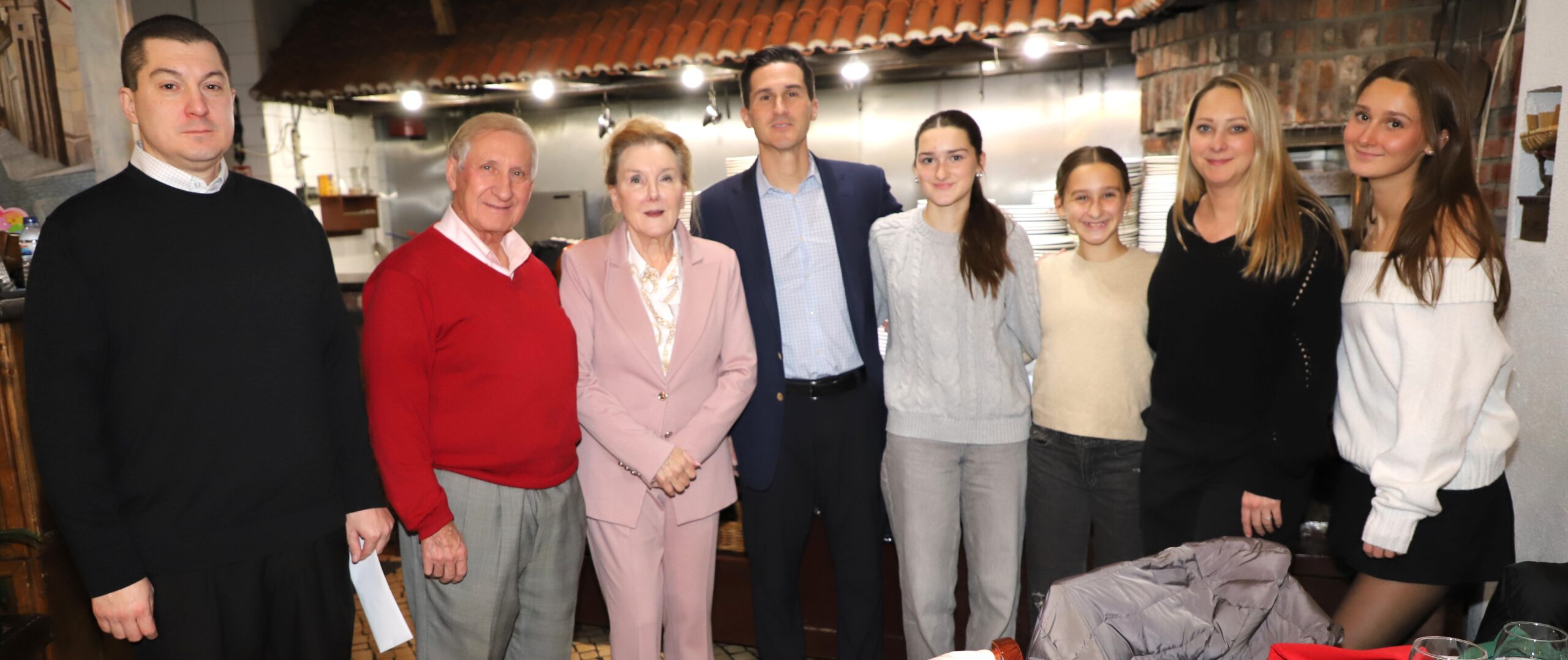 NEWARK, NJ | Jantar de Natal da Rosa Agency reuniu família, amigos e ...