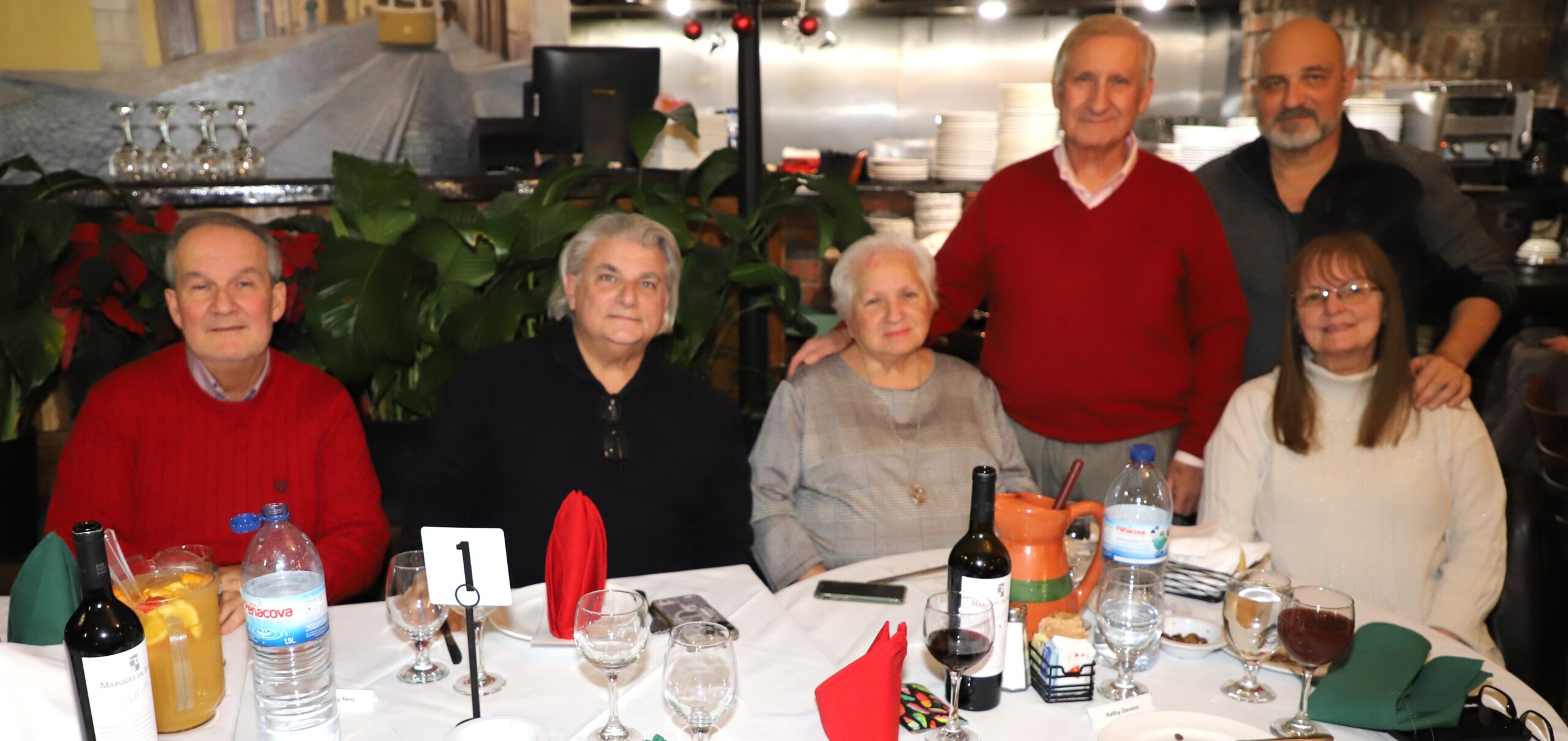 NEWARK, NJ | Jantar de Natal da Rosa Agency reuniu família, amigos e ...